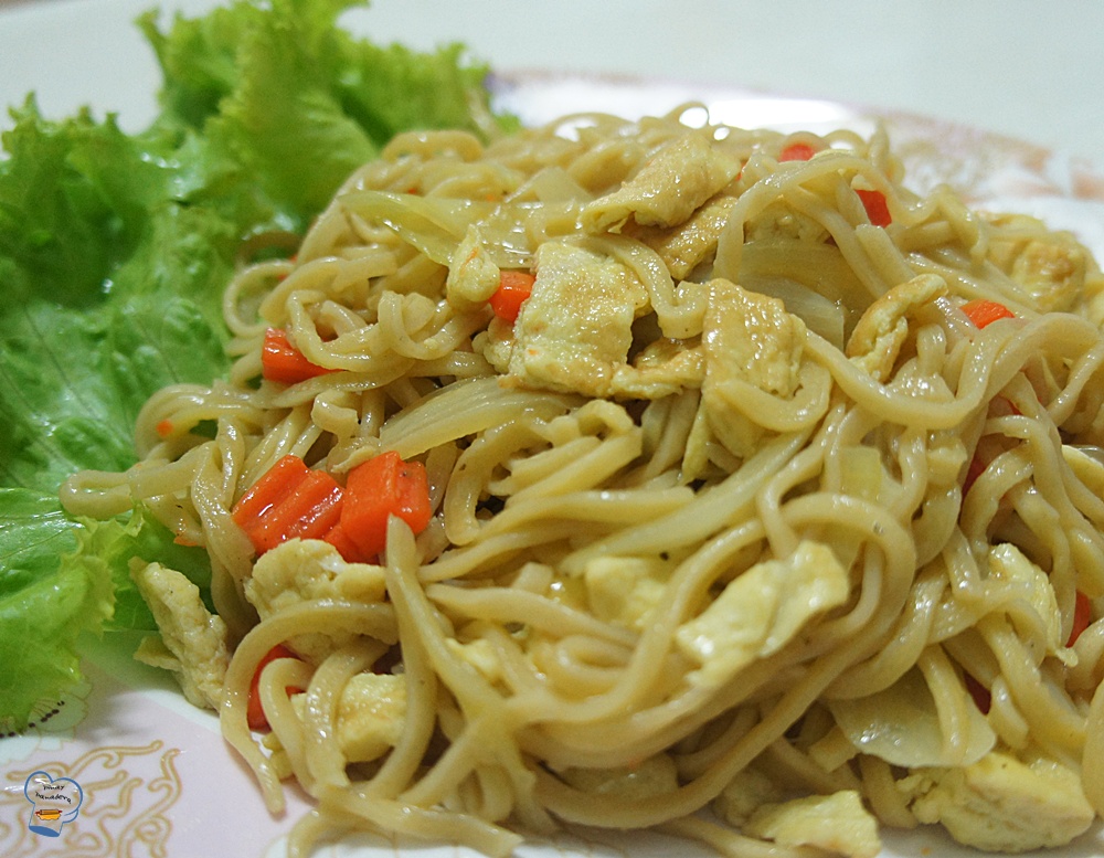 Pinay Panadera's Culinary Adventures: Moringa ( Malunggay) Pancit ...