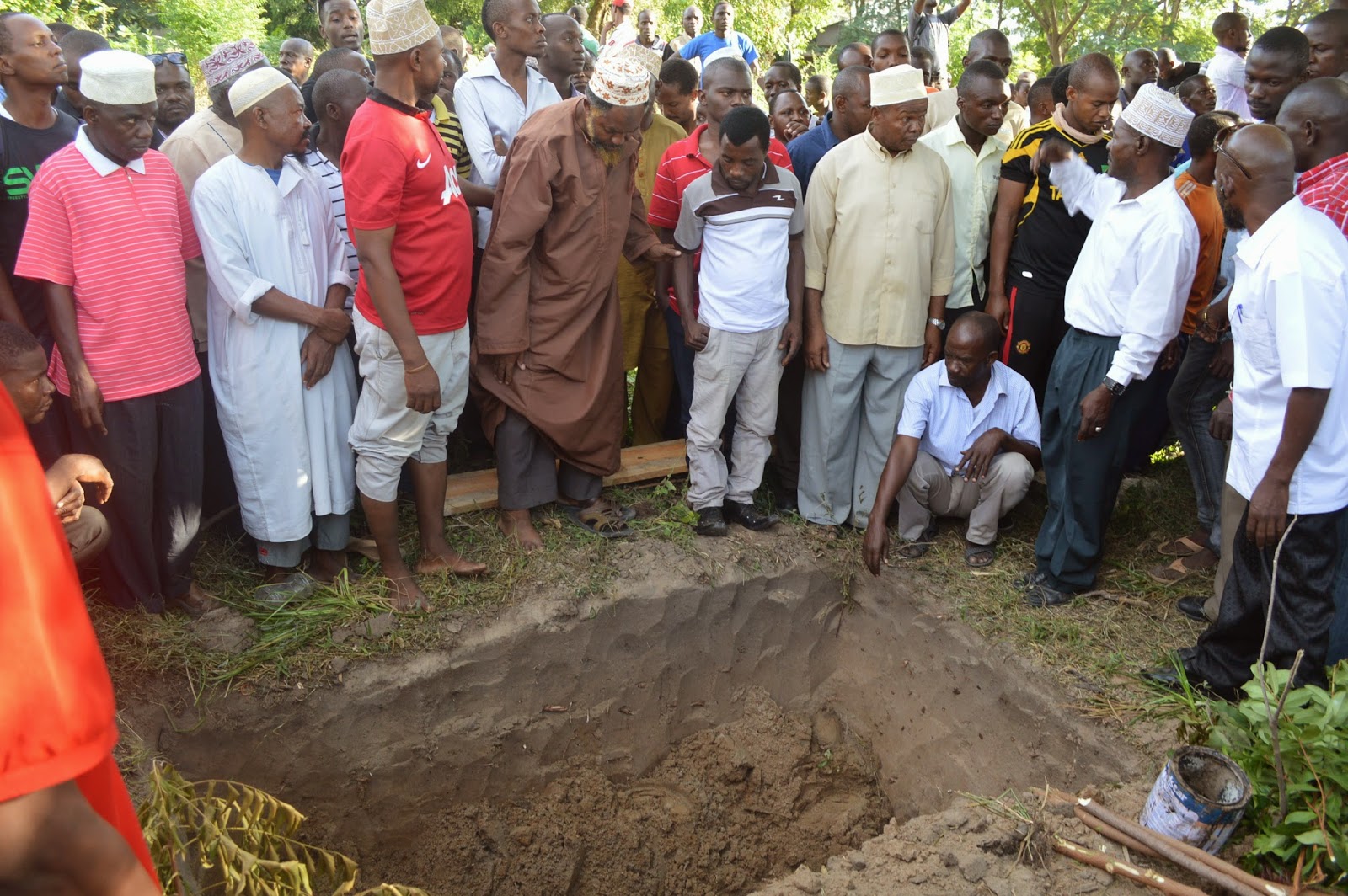 Mzee Small apumzishwa nyumba yake ya Milele | habari5