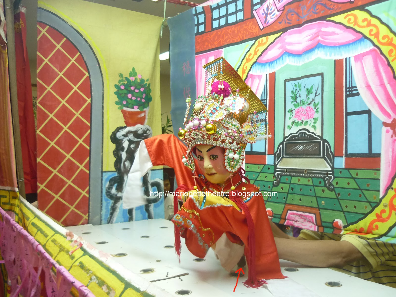 No strings attached: Hainanese rod puppet performance at Mazu temple ...
