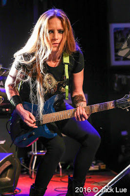 Courtney Cox, Nikki Stringfield: Iron Maidens - Ultimate Jam Night 66 ...