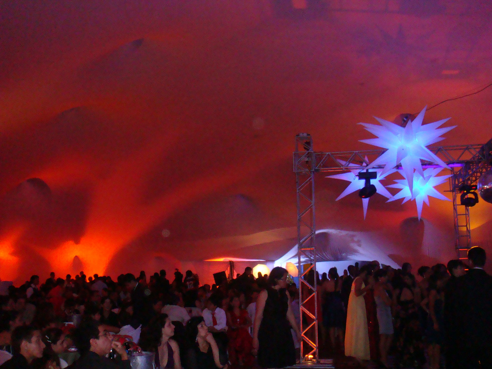 WOOF TENCIONADOS: !! Algumas Decorações com Tecidos