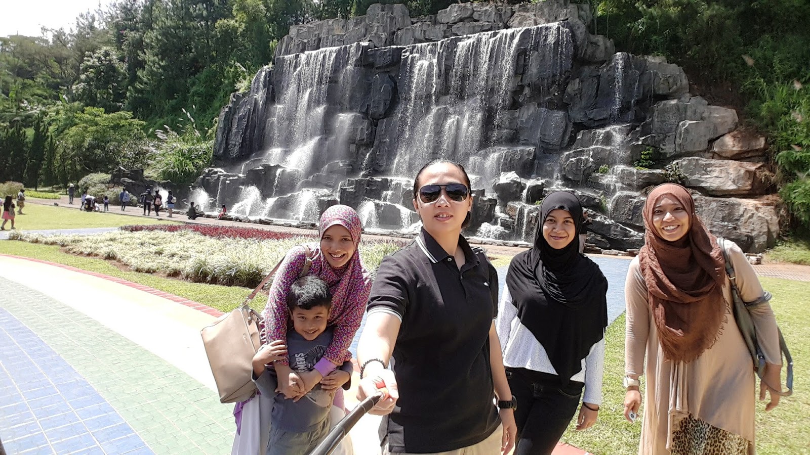 Warna Warni Kami !!: Dago Pakar Waterfall, Bandung