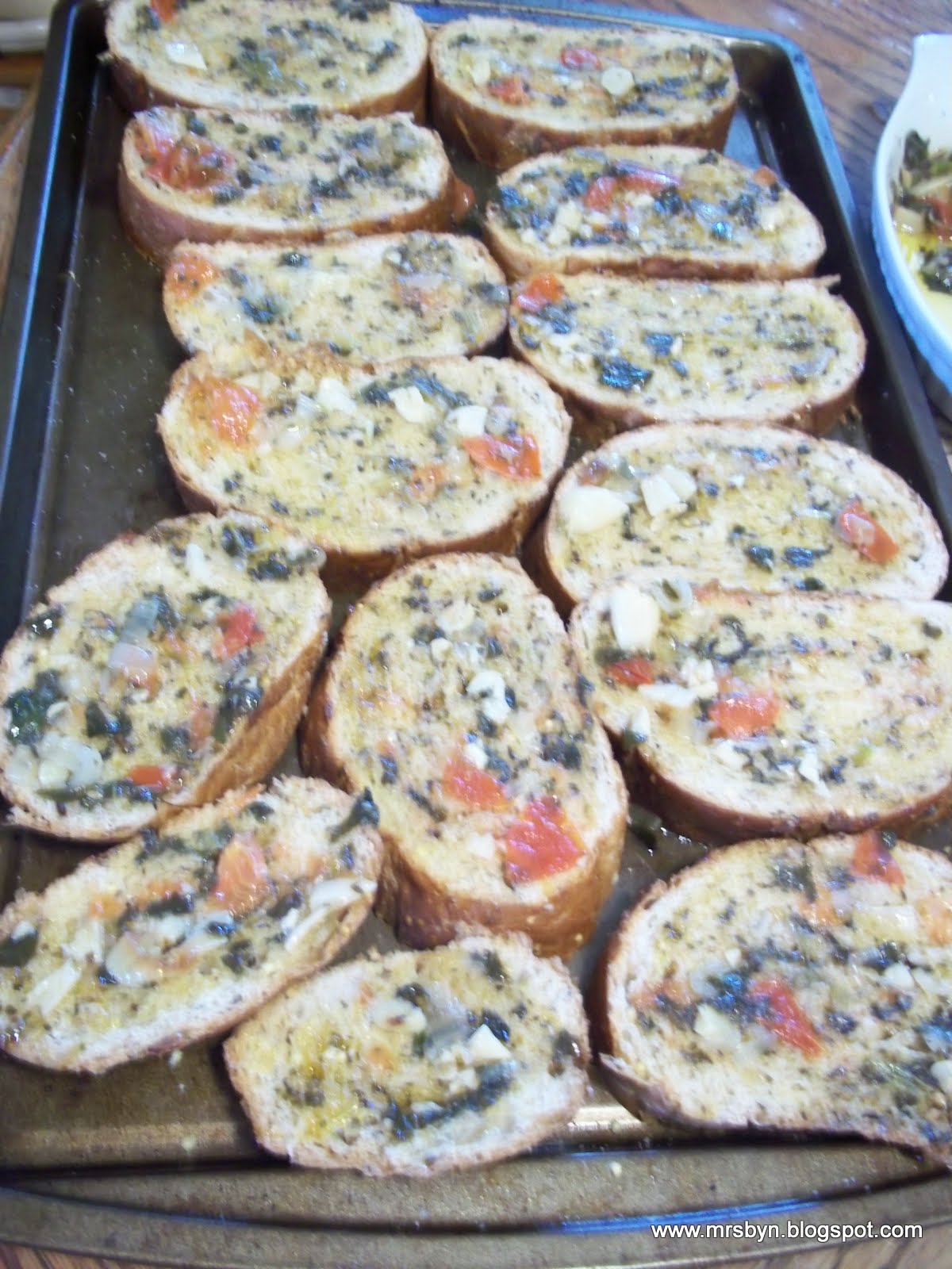 365 Days of Clean Eating: Clean Eating #90: Broiled Bruschetta Garlic Bread