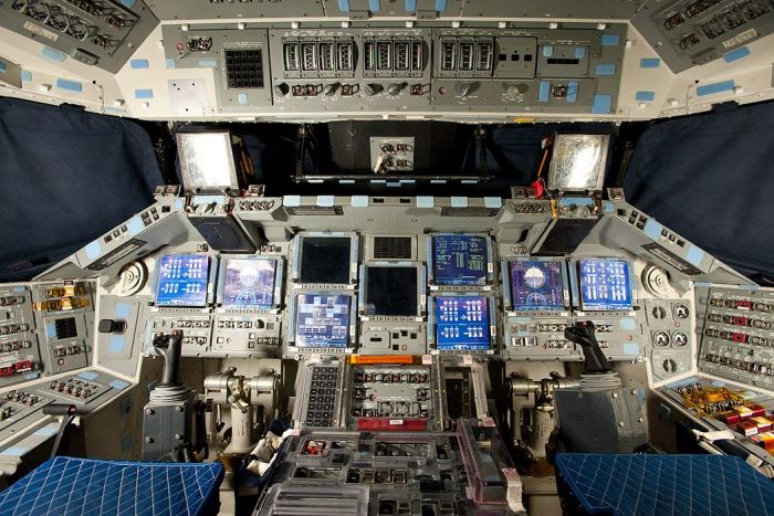Astro Ufologia: Dentro dos ônibus espaciais - Inside of space shuttle