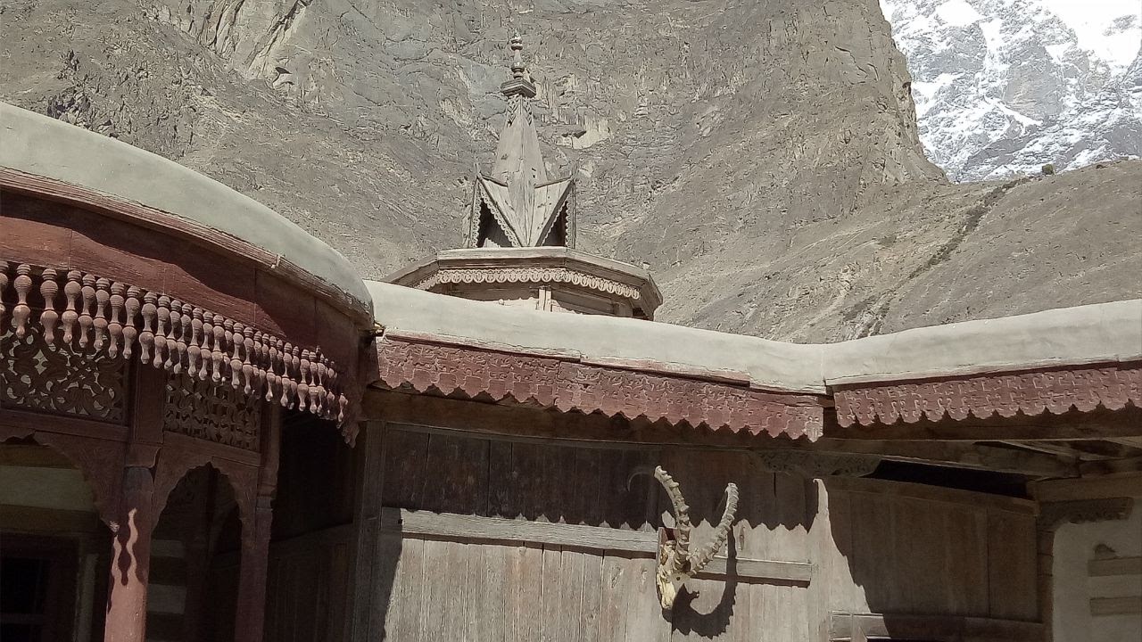 Gilgit-Baltistan: Ancient things inside Baltit Fort, Hunza Valley ...