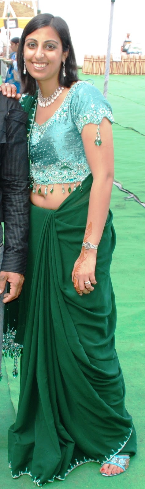 REAL LIFE GIRLS NAVEL SAREES