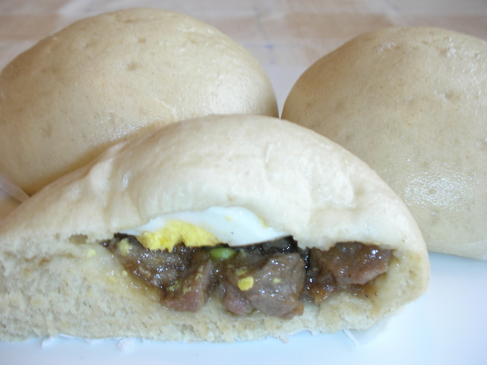 Mariche's kitchen: HOMEMADE Siopao