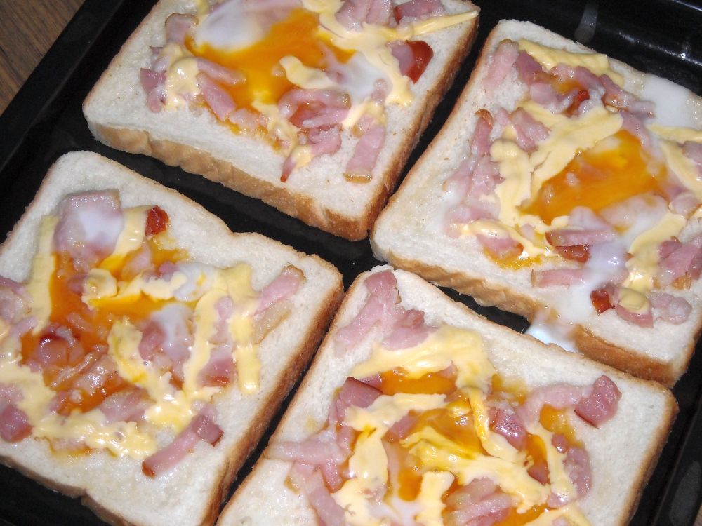 foodbin: Toasted Massimo Sandwich Loaf withToppings.
