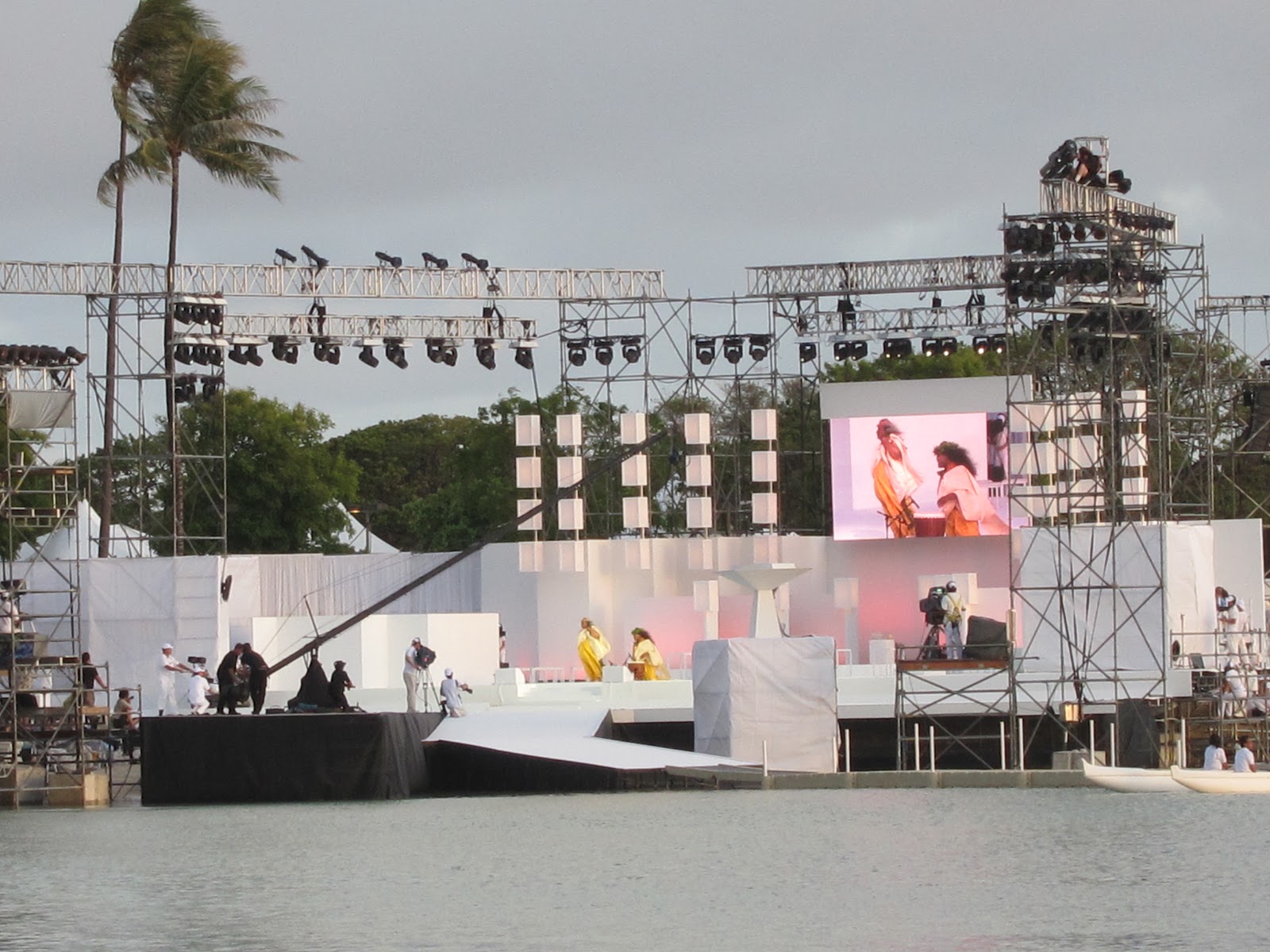 Adventures (and Misadventures) of Kris and Chris: Floating Latern Ceremony