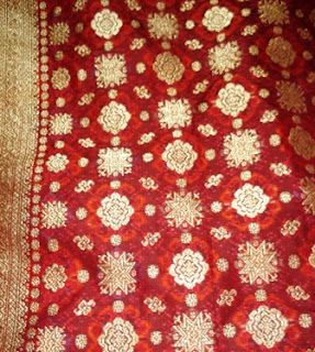 Weaving Songket Palembang - tiptraveltheworld