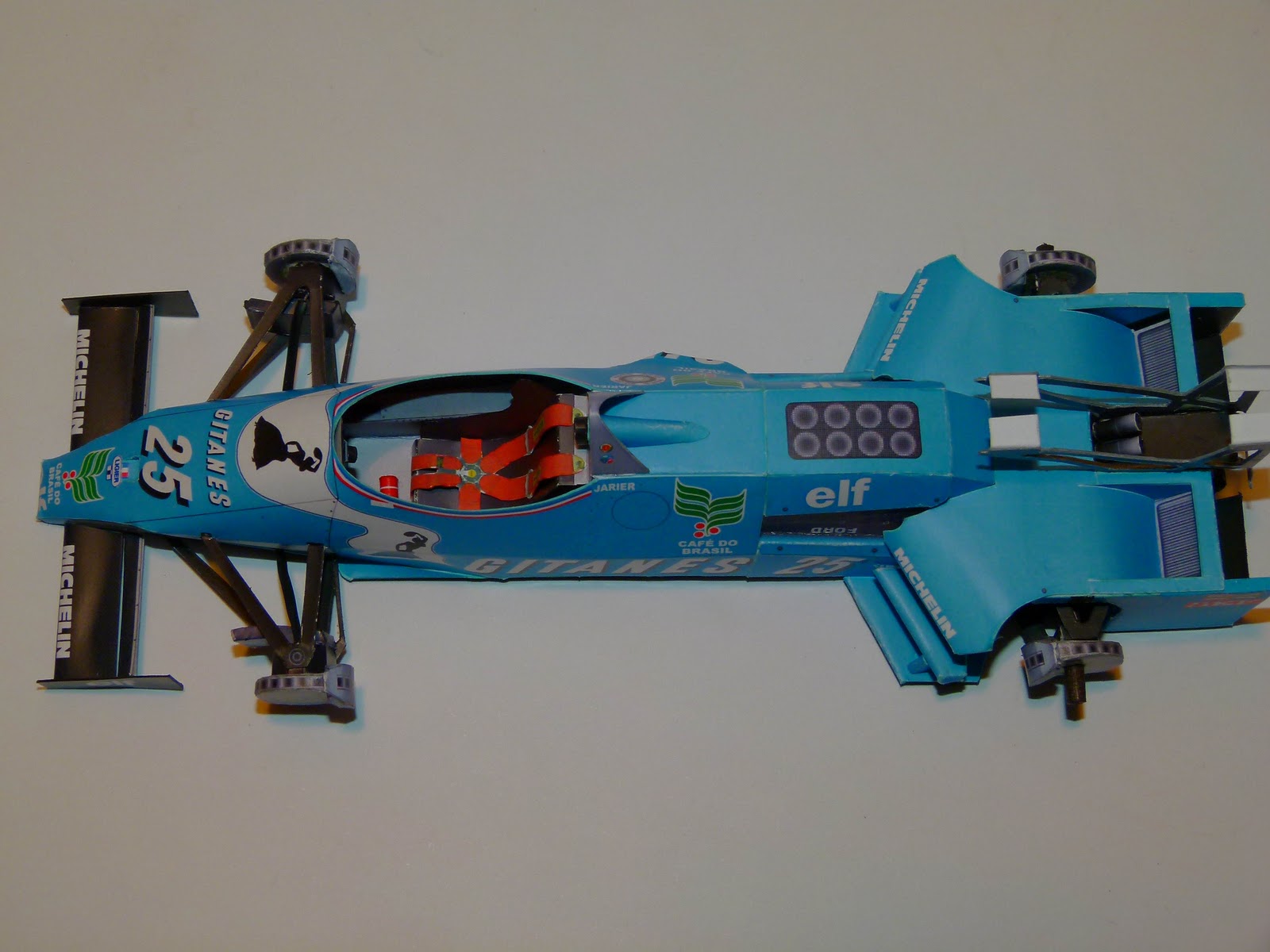 M4RC10 Papercraft F1: 2011