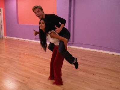 Nicole Scherzinger Piggyback lift ~ Women Lifting Men