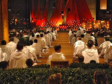 Pastoral Juvenil e Vocacional de Aveiro: ORAÇÃO DE TAIZÉ ESTE SÁBADO ...