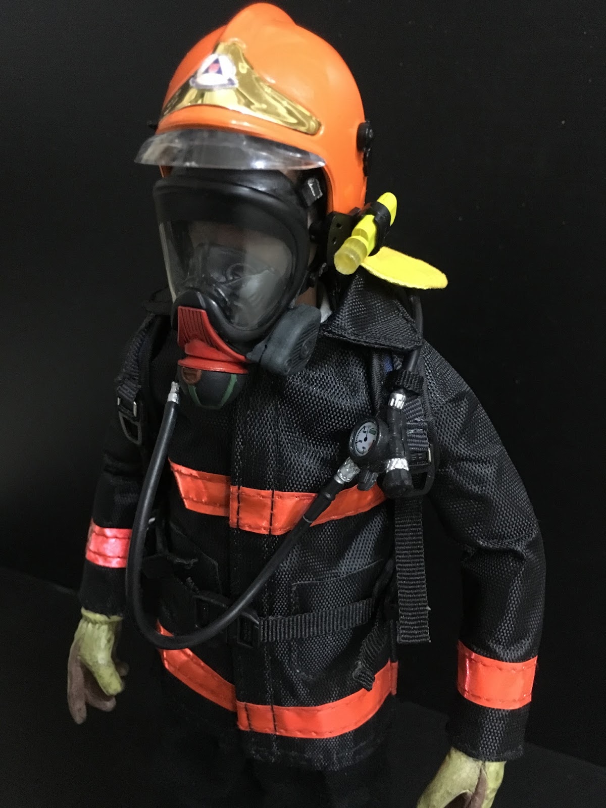 1/6 Gallery: Singapore Civil Defence Force (SCDF) - Fire Fighter