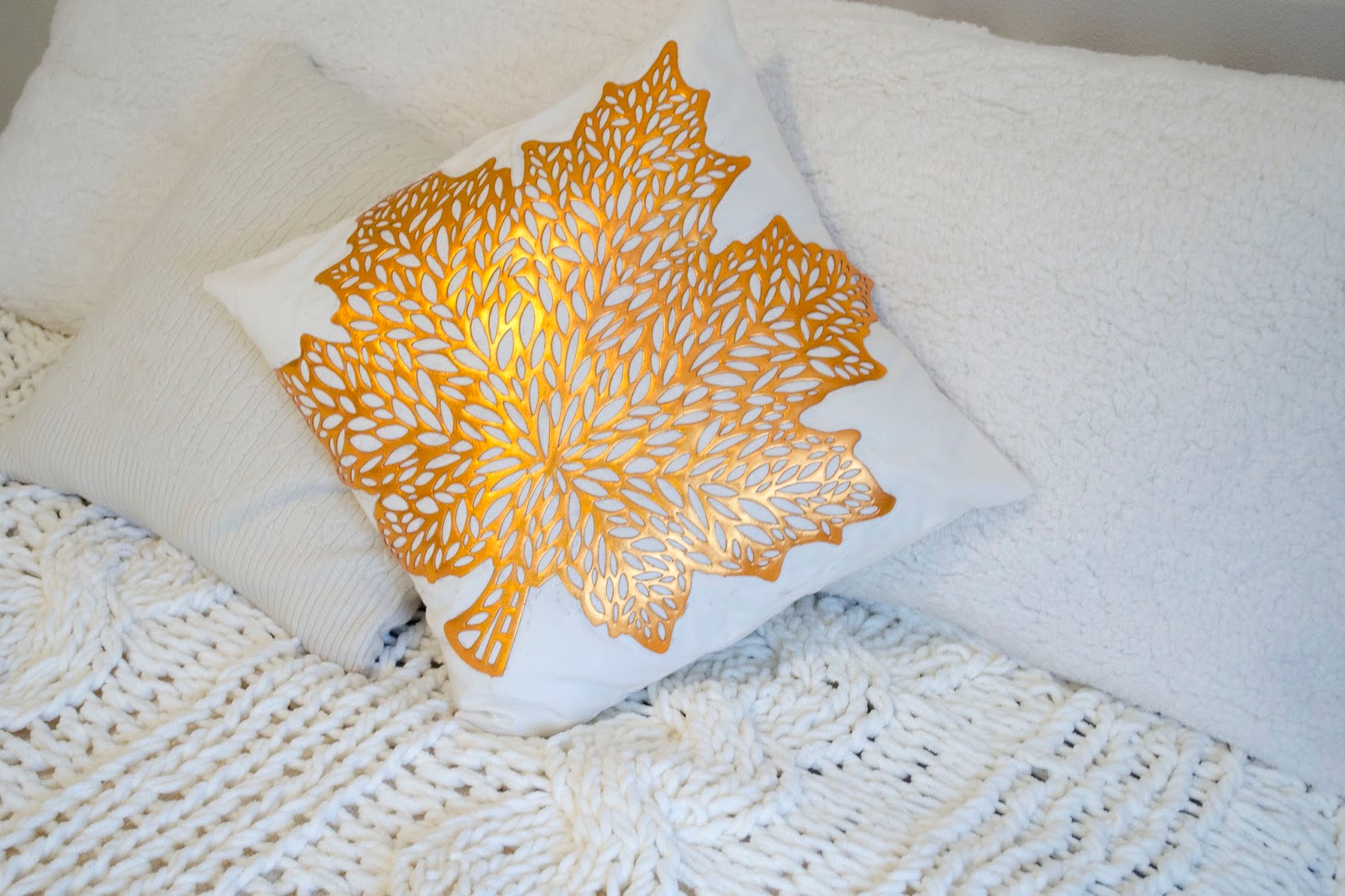 DIY Leaf Pillow - Explore. Style. Create.