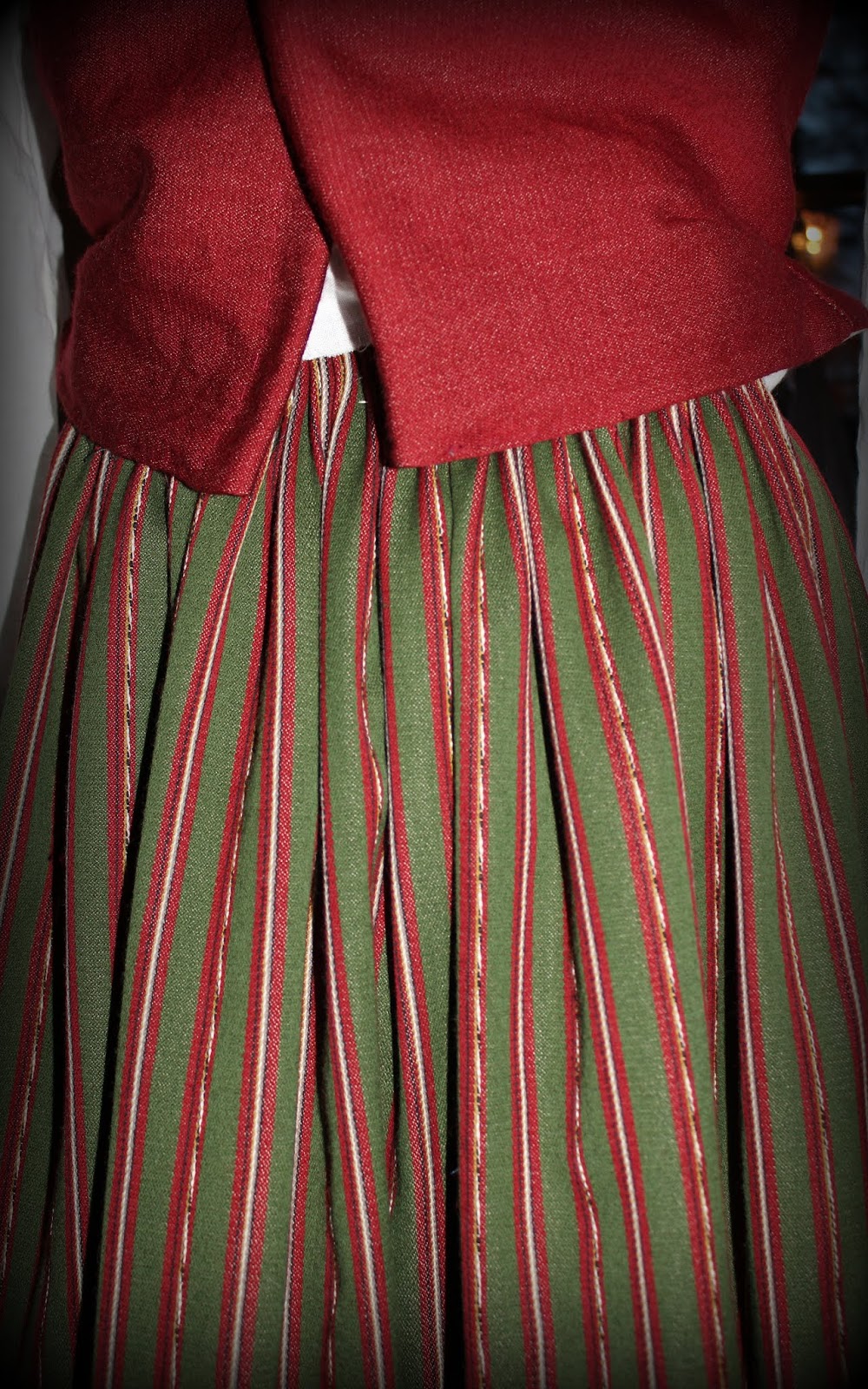 Rauni Elfving: Merikarvian kansallispuku...