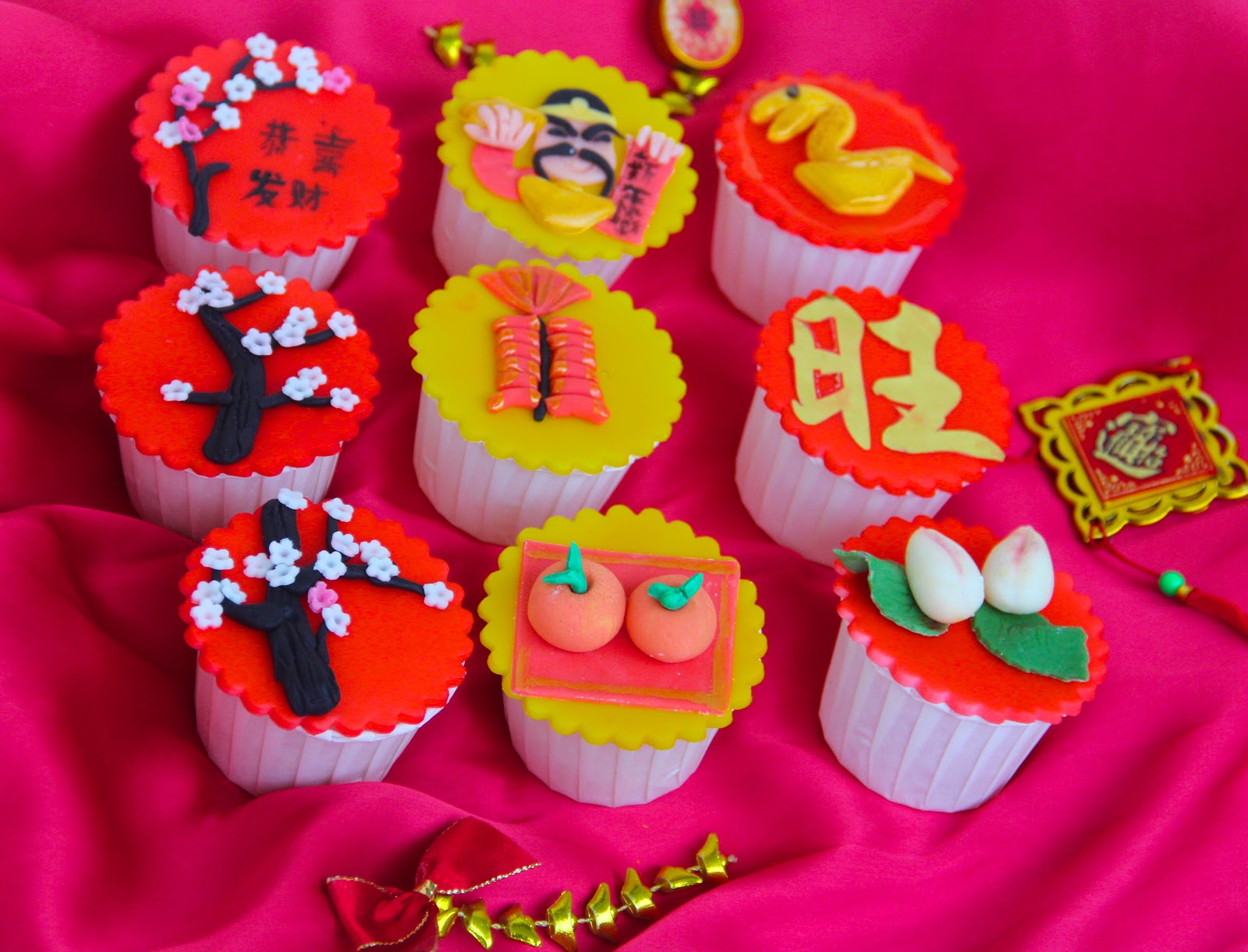Ema's Creation: Chinese New Year cupcake