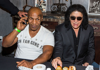 GENE SIMMONS & HELLO KITTY TOILET PAPER