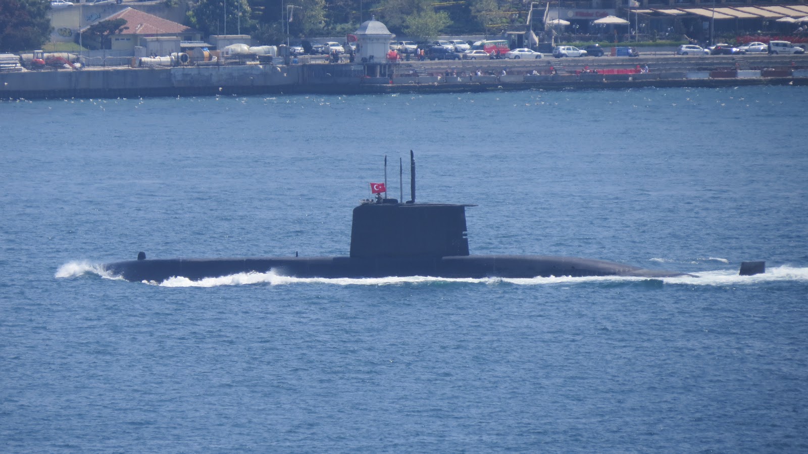 WARSHIPS ON THE BOSPHORUS: TURKISH SUBMARINE Type 209/1400