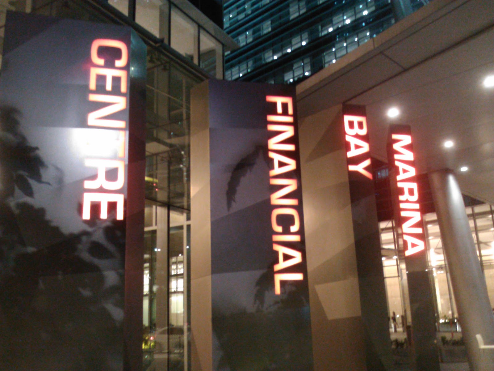 Frenzeelo: Underground Shopping at Marina Bay Link Mall