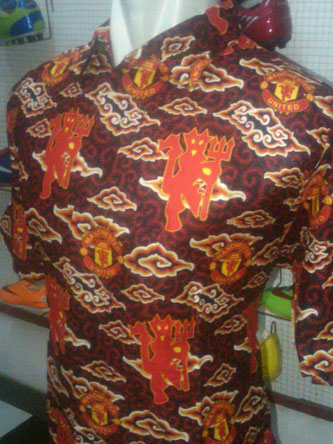 Batik Indonesia: Batik Bola Buatan Indonesia