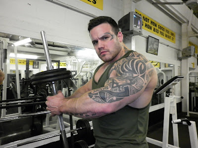 LA PERFECTION FAITE HOMME: AARON LAMBO 01