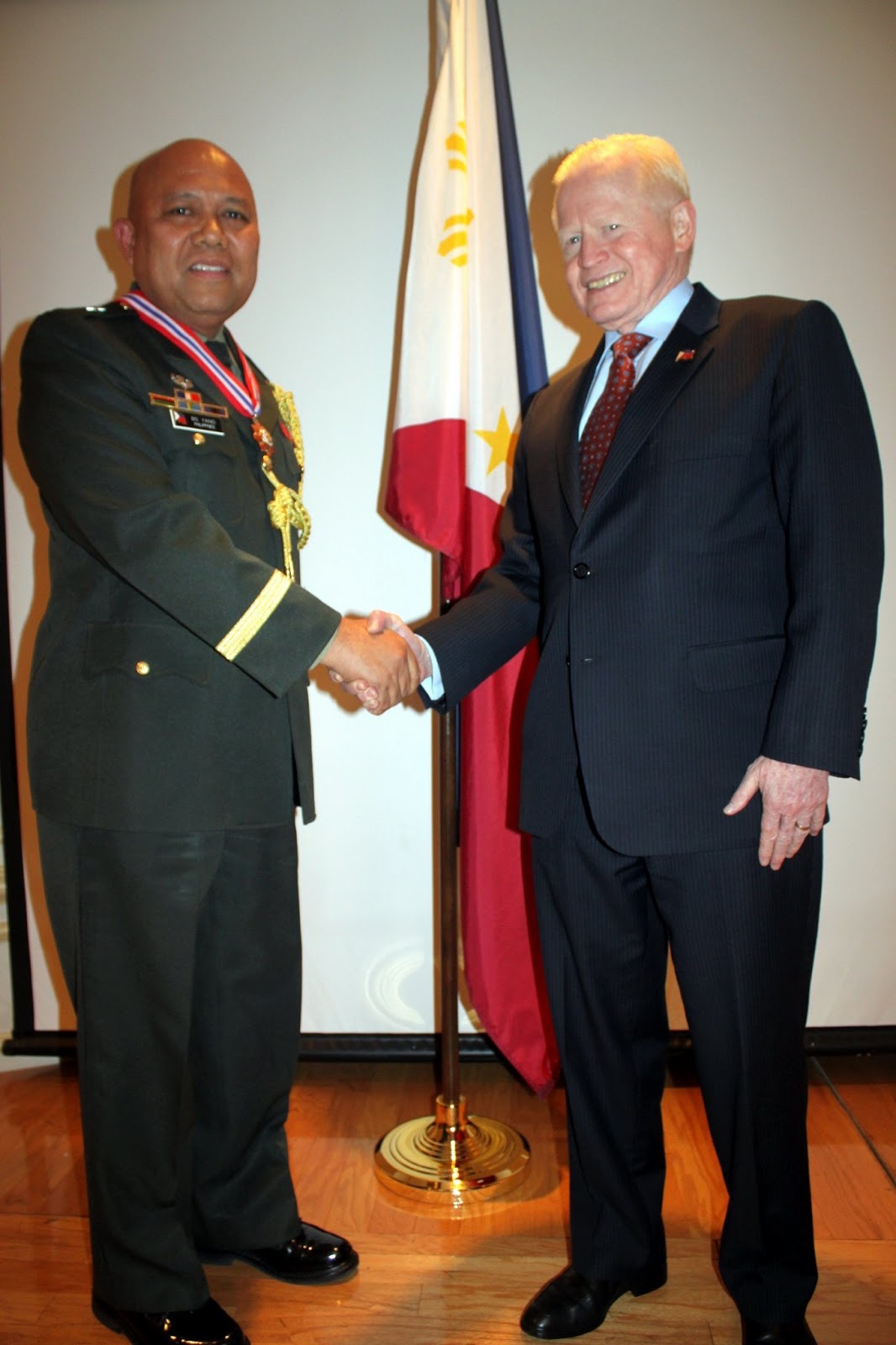 Bong in Virginia: PHILIPPINE ARMY’S ‘WANTED GENERAL’ GETS LEGION OF ...