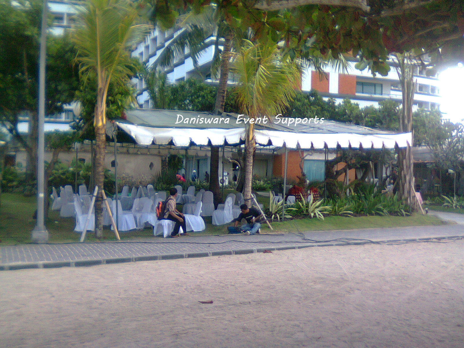 SEWA TENDA DAN PERALATAN PESTA DI BALI: TENDA