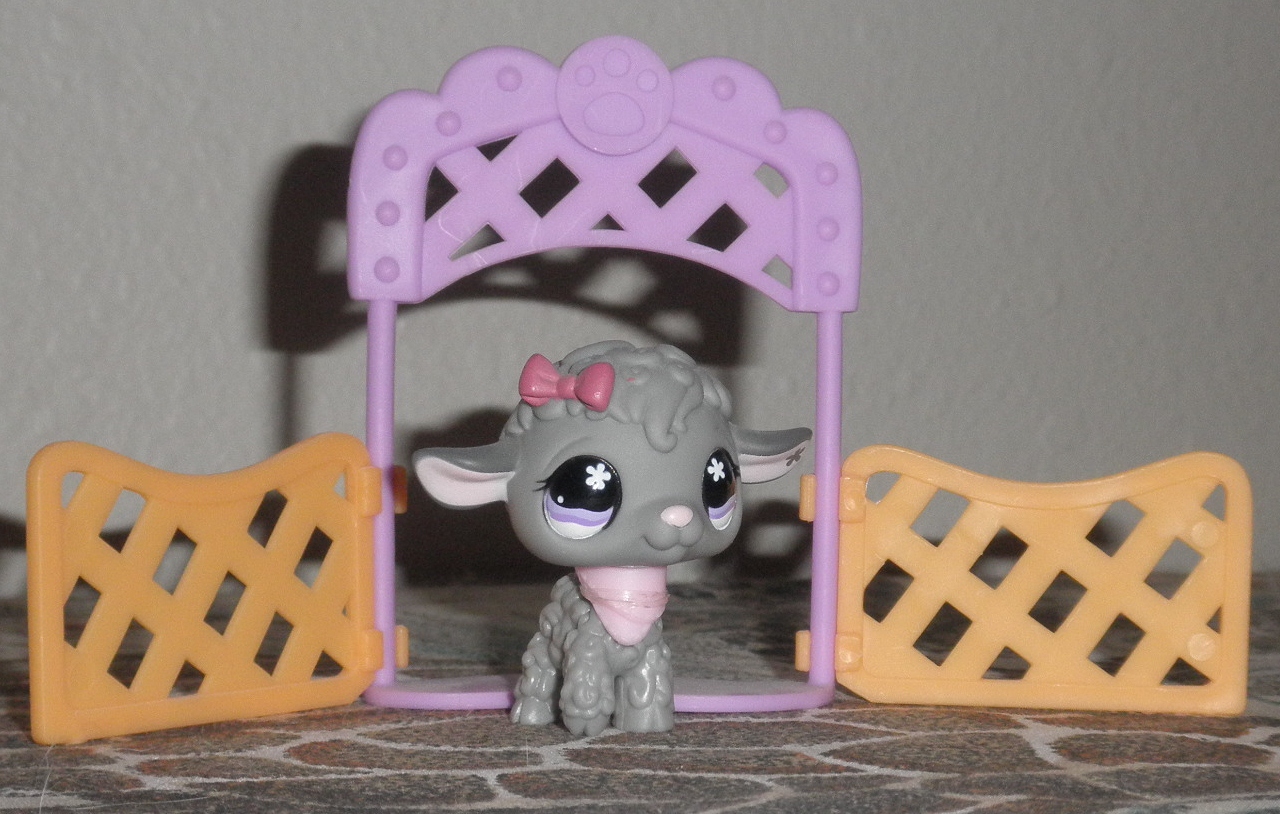 Collectomania: LPS Lambs