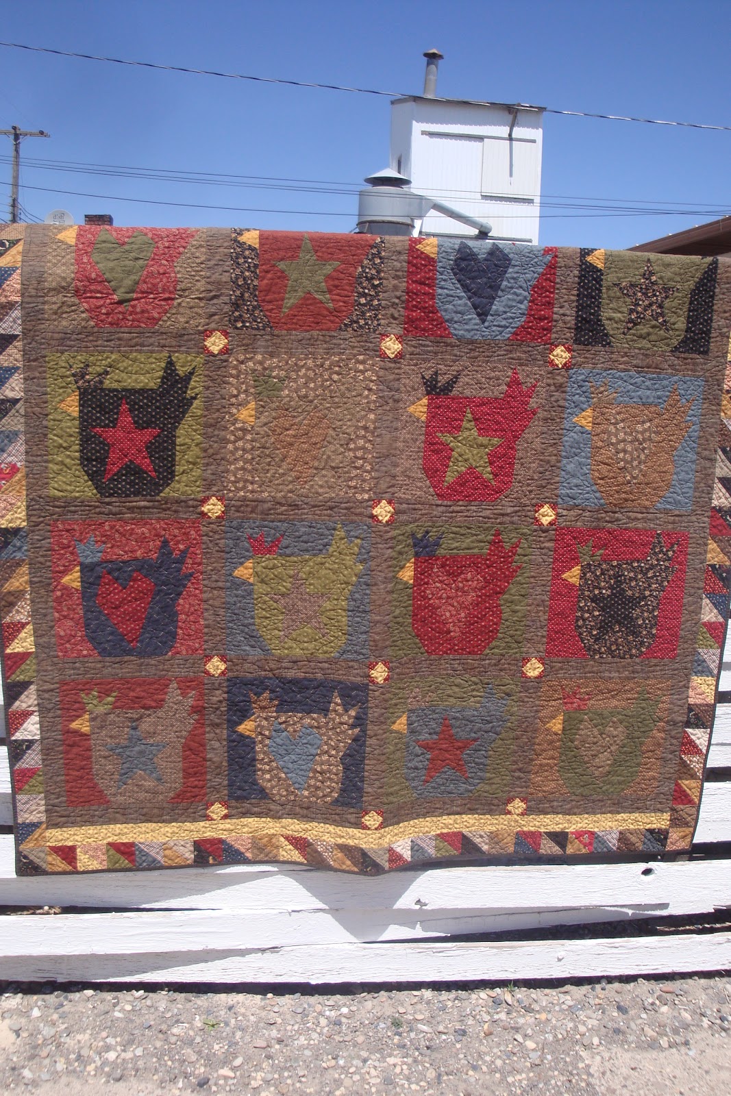 THE QUILT BARN: Side by Side Chicken Quilts