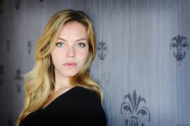 CHRISTIAN AND THE SHADES: Eloise Mumford