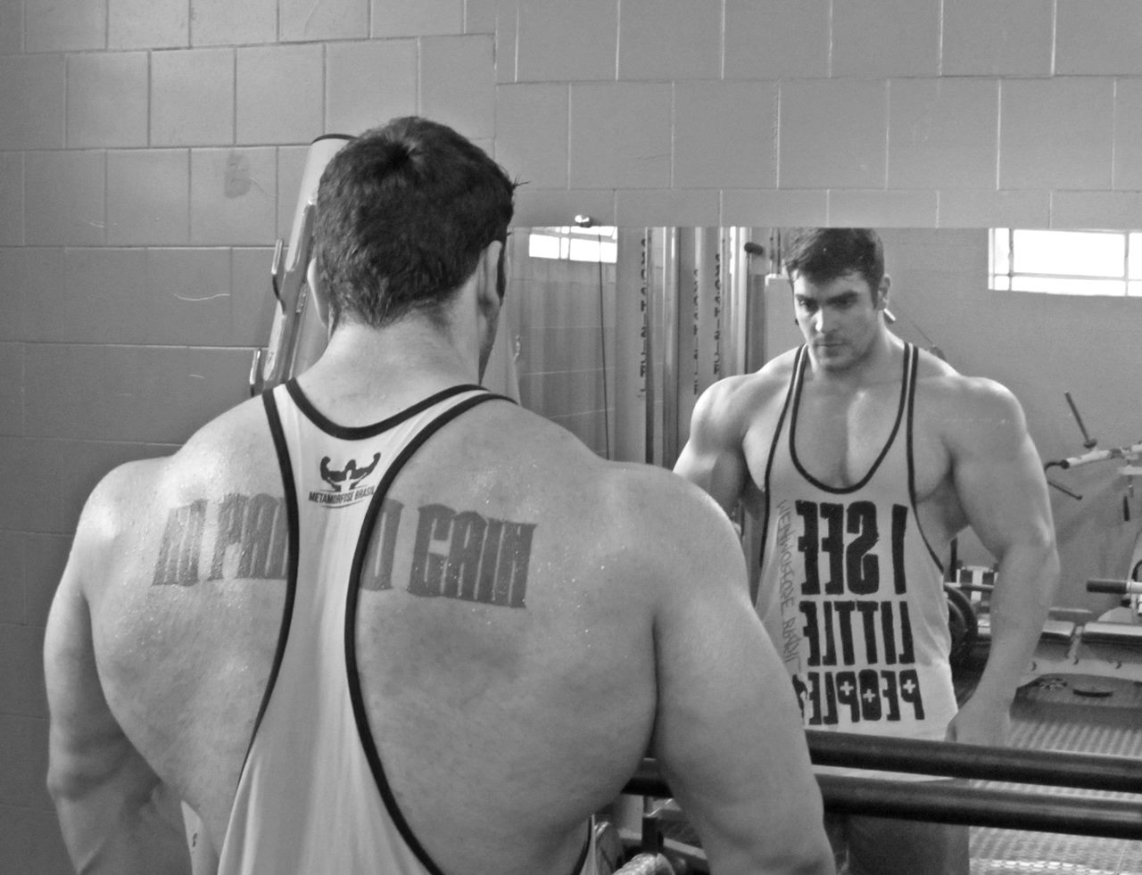 Muscle Lover: Brazilian bodybuilder Felipe Mattos