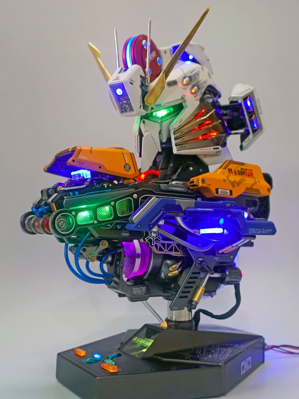 Custom Build: 1/24 GSM EX-S Gundam Head Bust Display