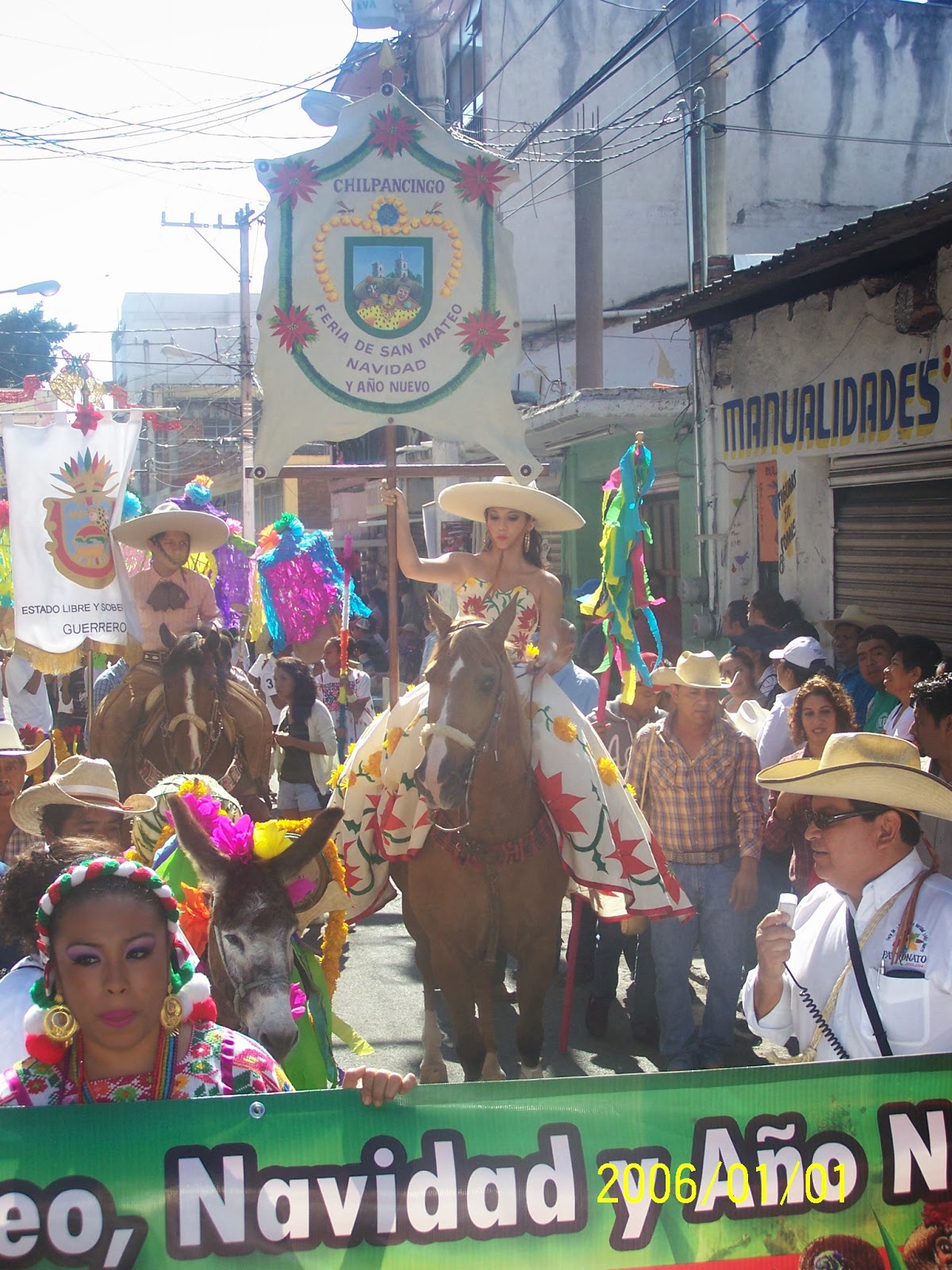 Paseo del Pendón por las calles de Chilpancingo. ¿ Tradición o Vicio ...