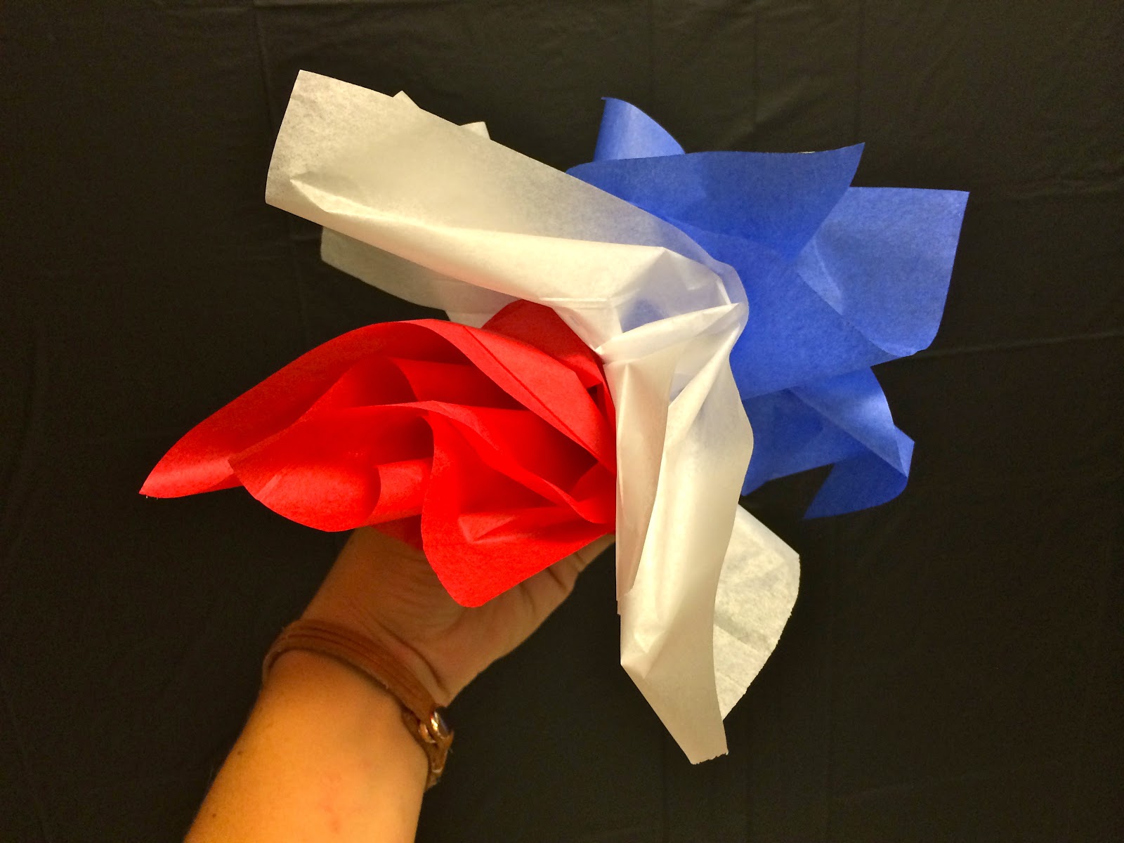 the ART of learning: DIY//Tissue Paper Border