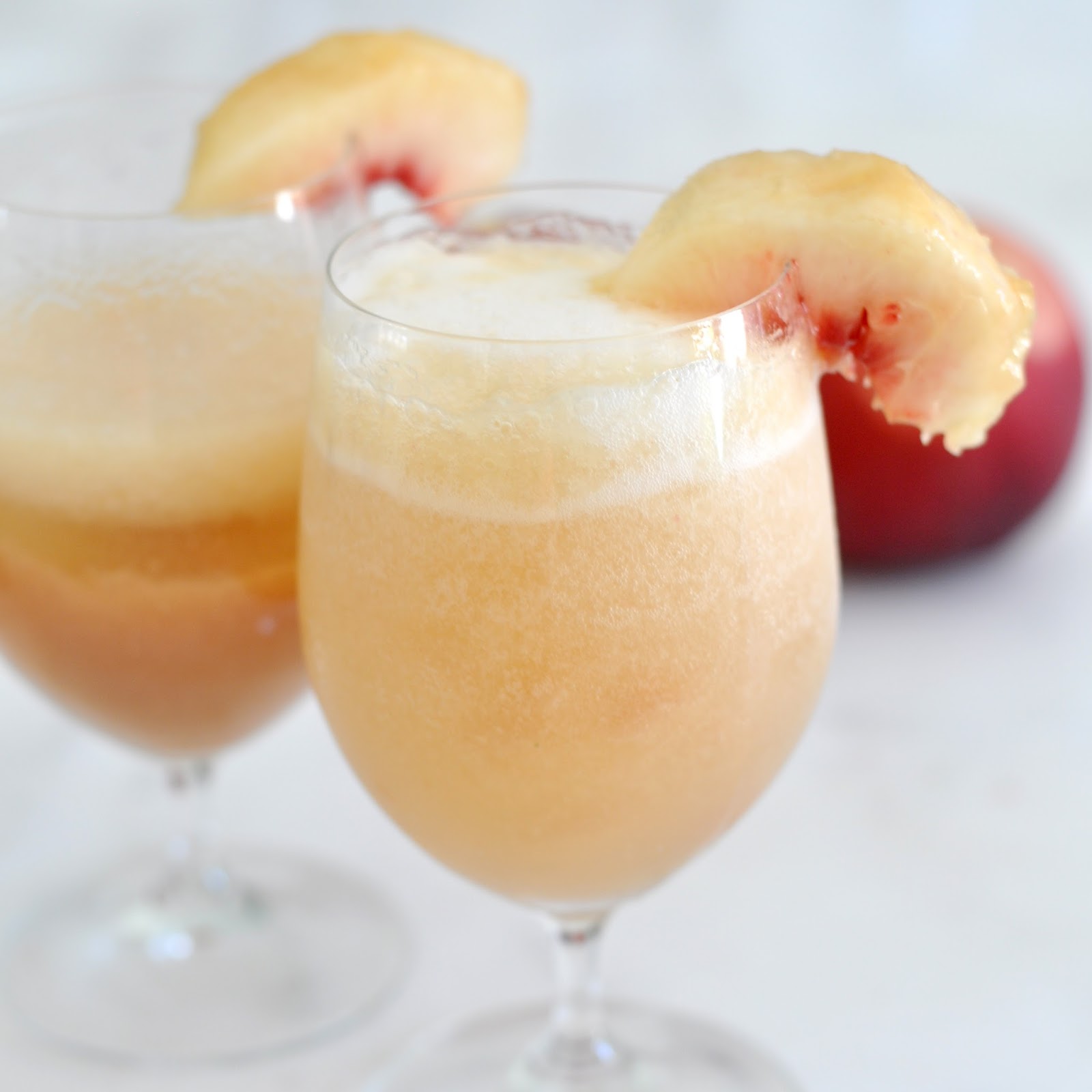 Cooking with Manuela: How to Make Italian Bellini Cocktail