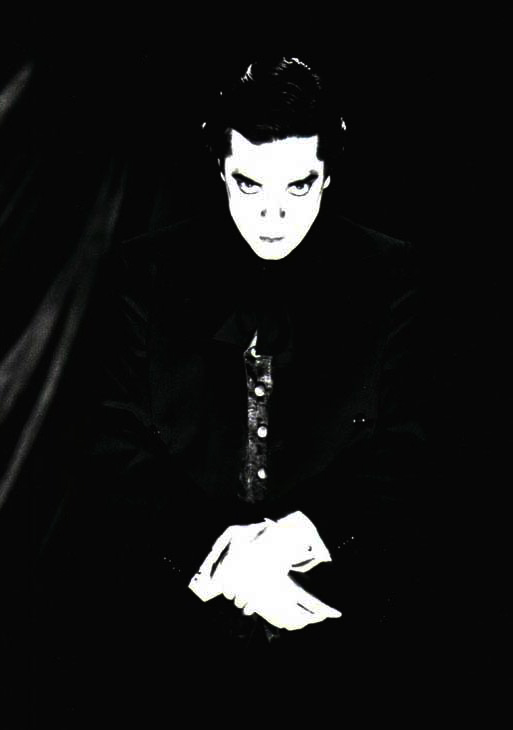 Flotar es Caer: Devil Doll - The Girl Who Was Death