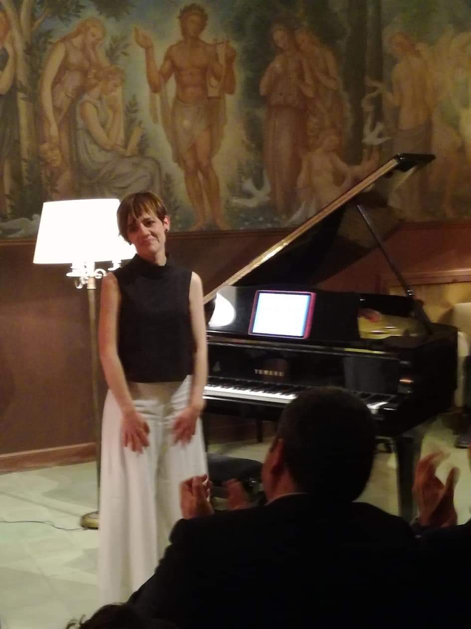 A TRAVÉS DE LA CULTURA: DANIELA SALINAS NOS OFRECIO AYER VIERNES EN LA ...