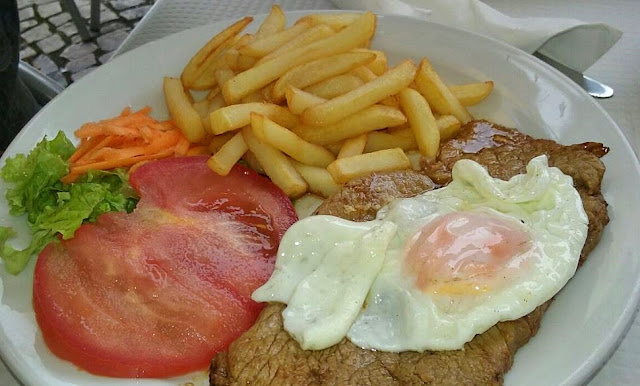 Bitoque à Portuguesa - Sabor e Aromas de Portugal