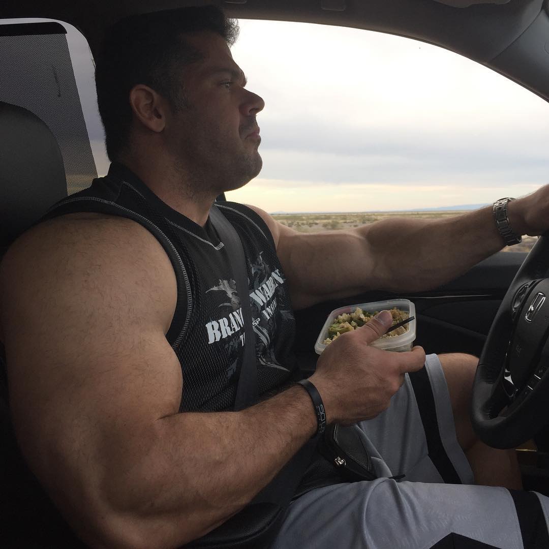 Muscle Lover: Mexican IFBB Pro bodybuilder Juan Carlos Graham