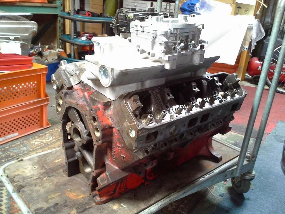 Mister 4-Speed: Max Wedge engine mock-up