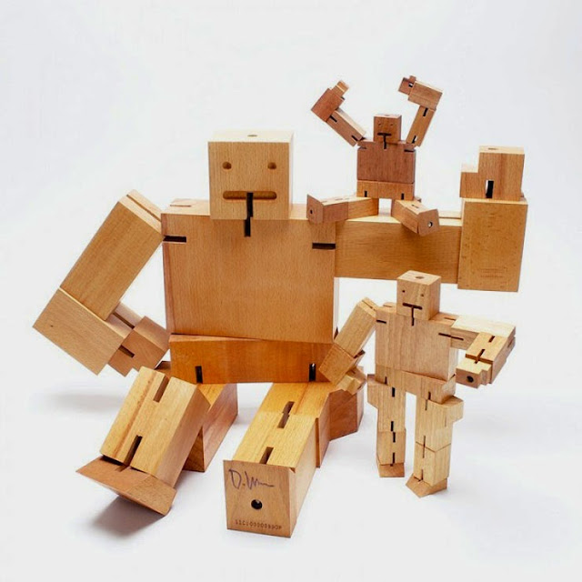 LARGE ROBOT CUBEBOT BY AREAWARE