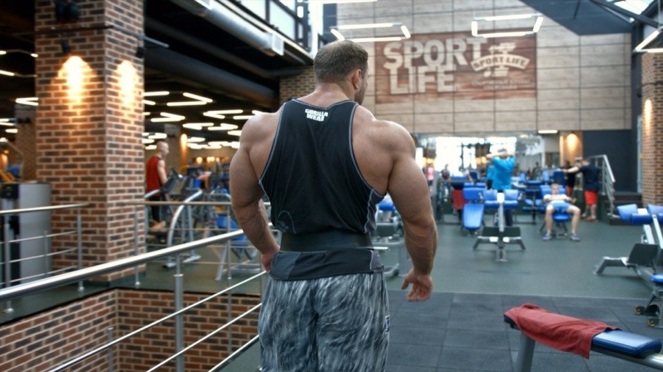 Muscle Lover: Russian huge bodybuilder Sergey Kulaev