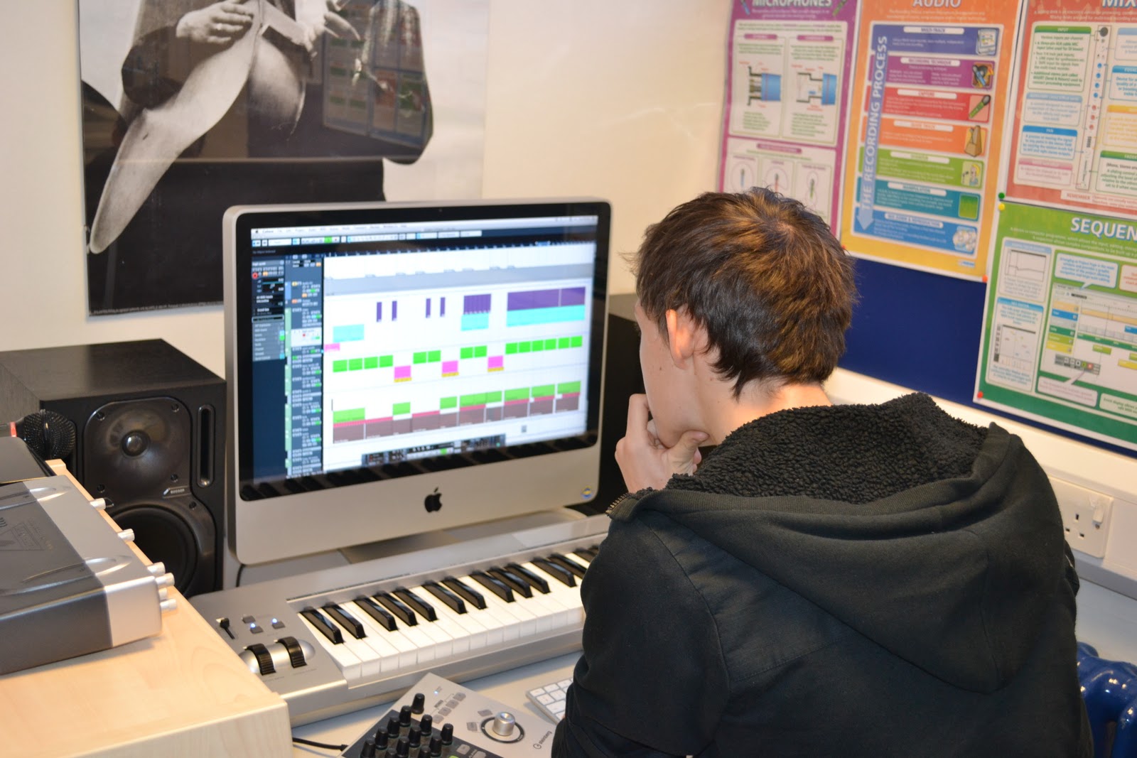 Mike Fairhurst's Winstanley A2 Newspaper Blog: November 2011