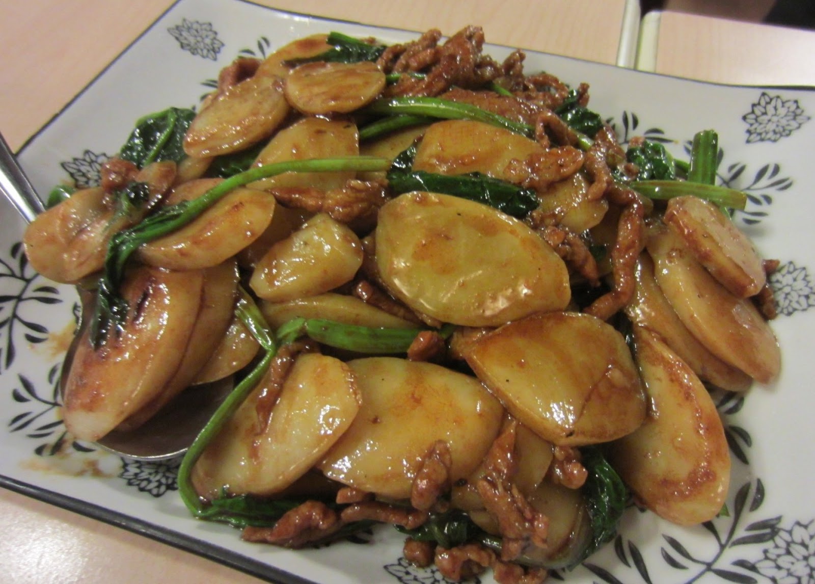 Eatiful: Lin Chinese: Beef Sesame Roll