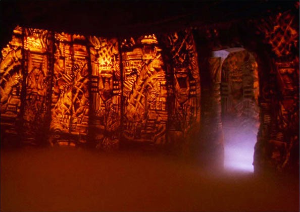 Alien Explorations: Alien vs Predator: Aztec architecture influenced by ...