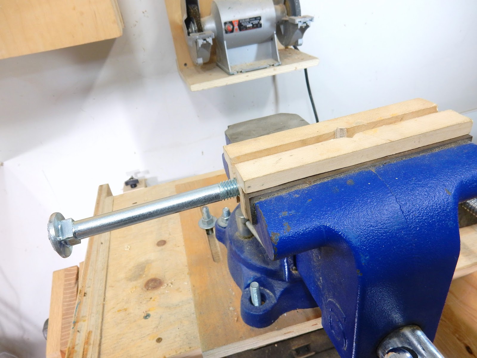Jax Design: Wooden Machine Vise
