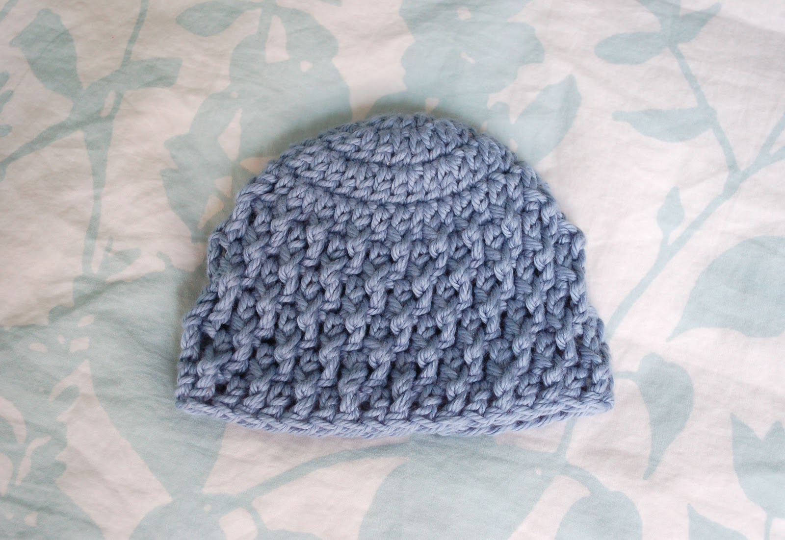 Alli Crafts: Free Pattern: Deeply Textured Hat - Premie Alli Crafts: Free Pattern: Deeply Textured Hat - Premie