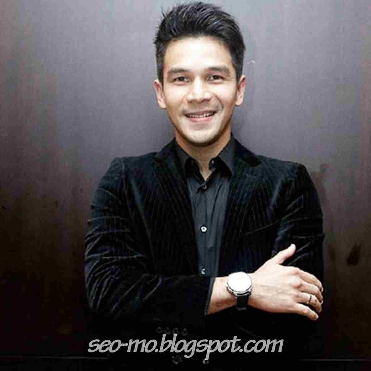 30+ Tren Gaya Foto Artis Jonathan Frizzy, Foto Artis