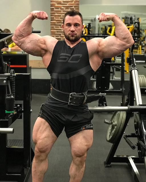 Muscle Lover: Russian Super-Heavyweight bodybuilder Alexey Kuznetsov